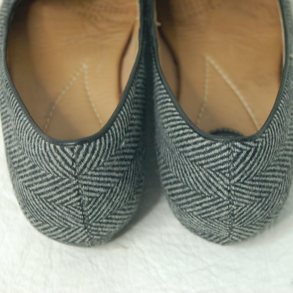 Clarks | Shoes | Clarks Artisan Gray Flats Womens Size 7 Herringbone ...
